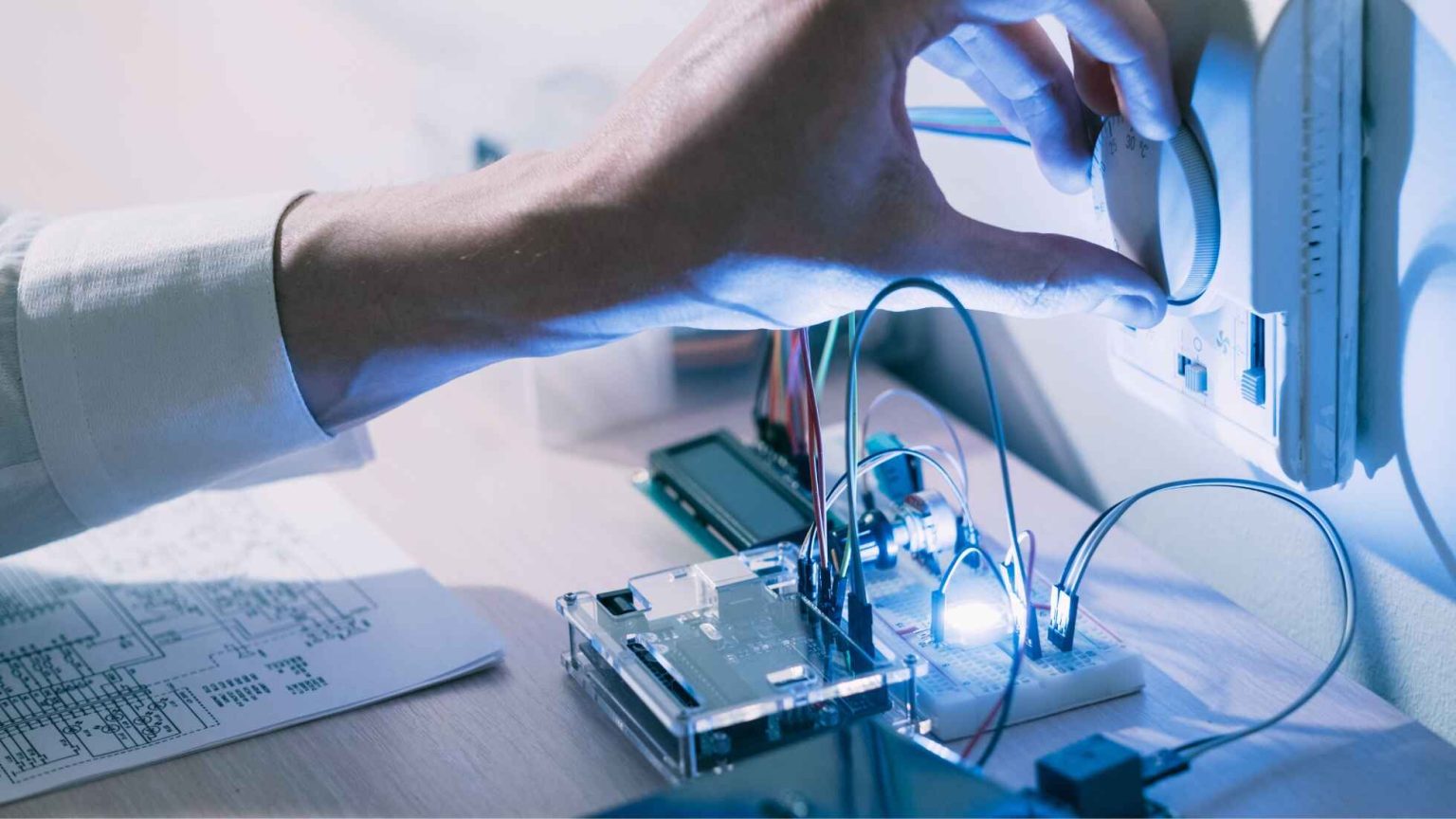 How to become a smart home installer? - Smart Home Fly